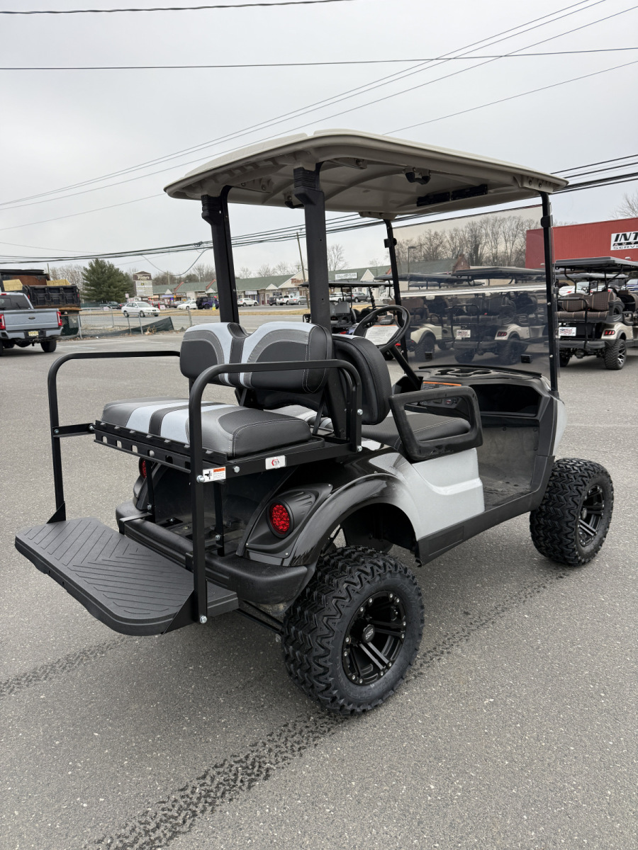 2018 Yamaha Drive2 48 volt electric custom golf cart, 6" lift, Silver ...